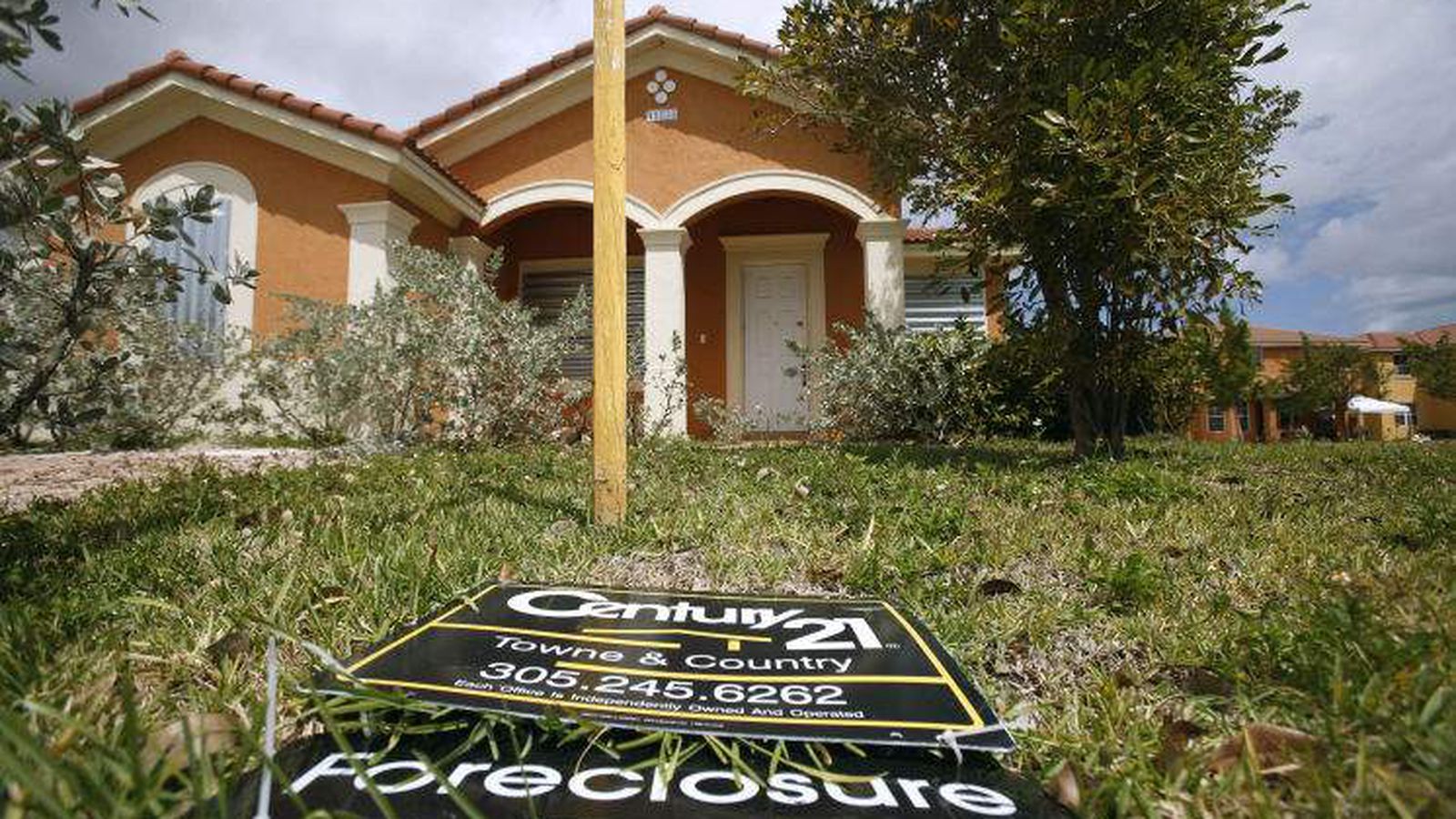 Buying a foreclosed home - everything you should know