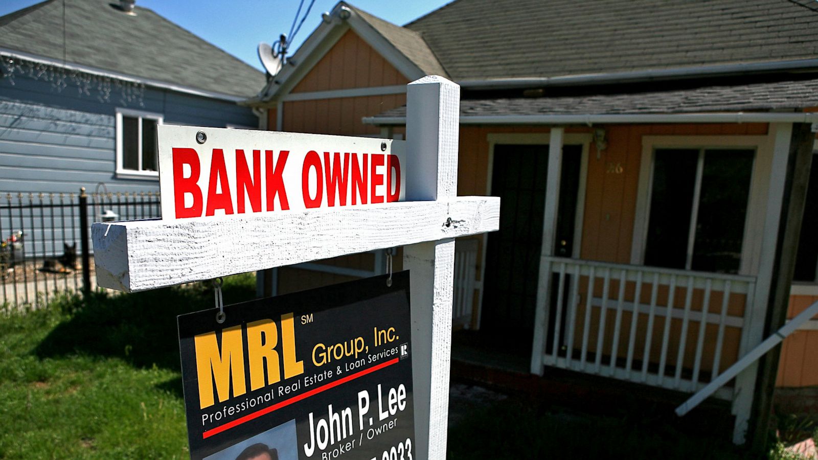Buying a foreclosed home - everything you should know